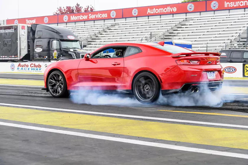 2017-2021 Chevrolet Camaro ZL1 Coupe Burnout