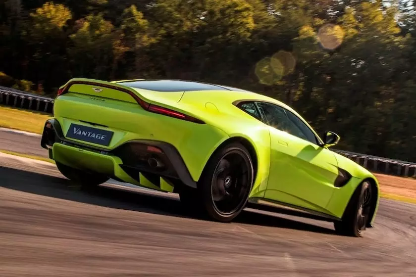 2018-2022 Aston Martin Vantage Rückansicht Fahren
