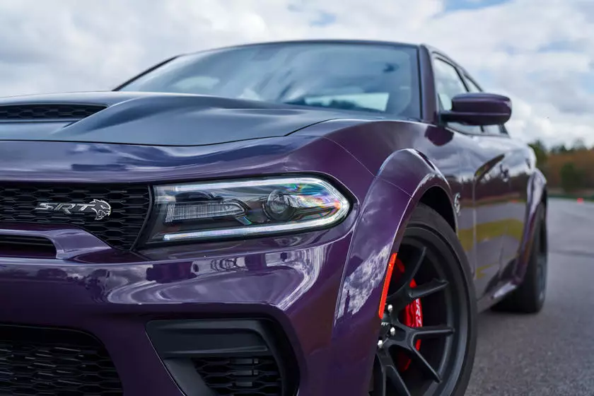 Revisión del primer manejo del Dodge Charger SRT Hellcat 2021: un motín de ojos rojos 25113_5