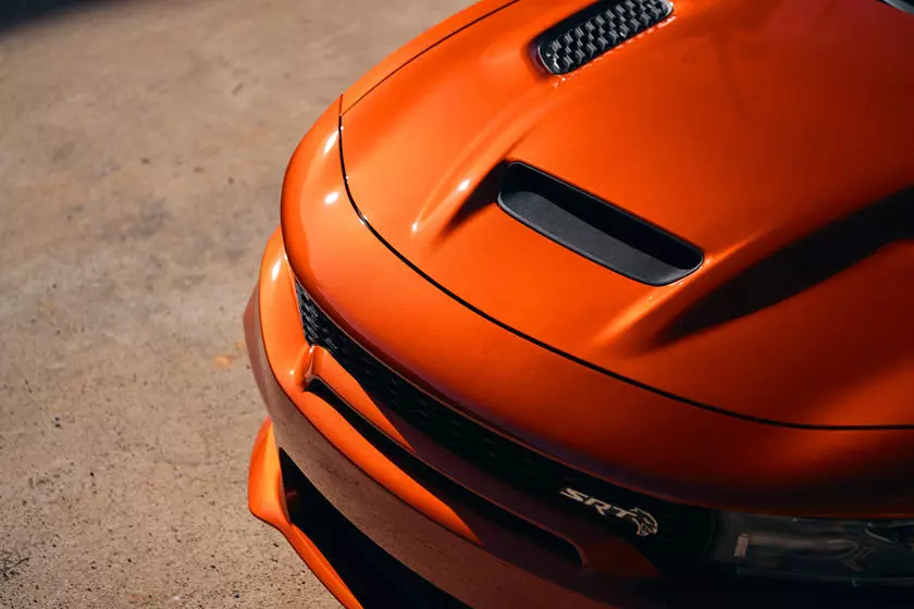 Revisión del primer manejo del Dodge Charger SRT Hellcat 2021: un motín de ojos rojos 25113_7