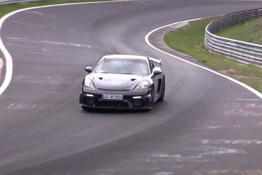 Porsche Cayman GT4 RS'nin Nürburgring'e Hakim Olmasını İzleyin 25125_1