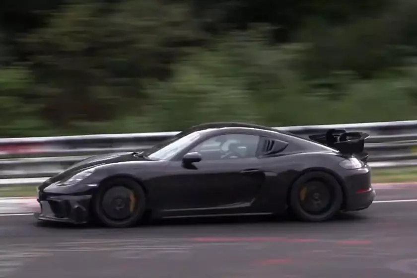 Porsche Cayman GT4 RS'nin Nürburgring'e Hakim Olmasını İzleyin 25125_3