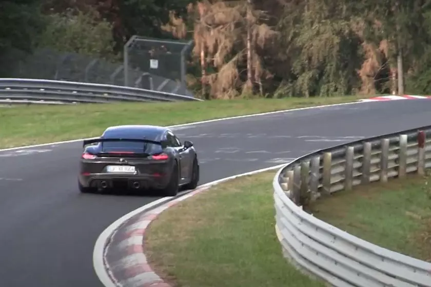 Porsche Cayman GT4 RS'nin Nürburgring'e Hakim Olmasını İzleyin 25125_7