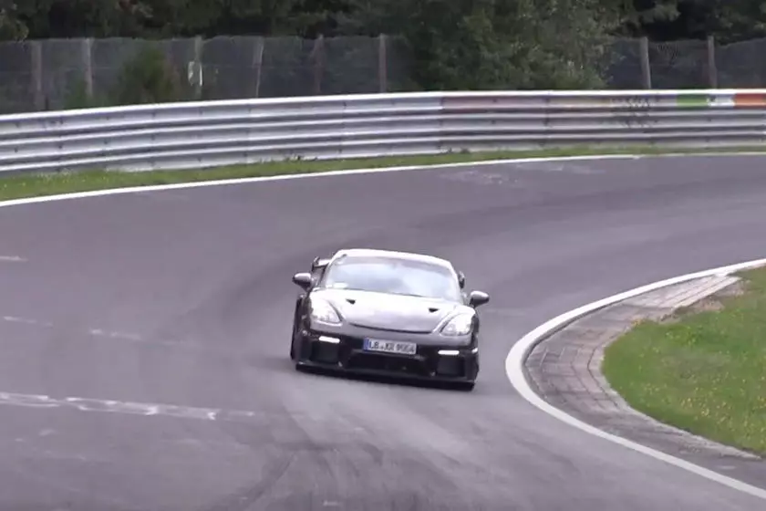 Porsche Cayman GT4 RS'nin Nürburgring'e Hakim Olmasını İzleyin 25125_9