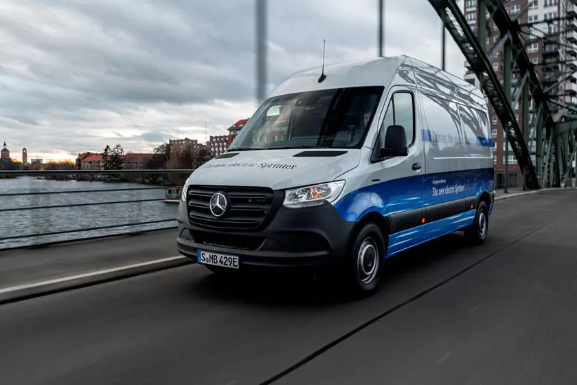 Mercedes, Elektrikli eSprinter Van'ın Amerika'ya Geldiğini Doğruladı 25152_2