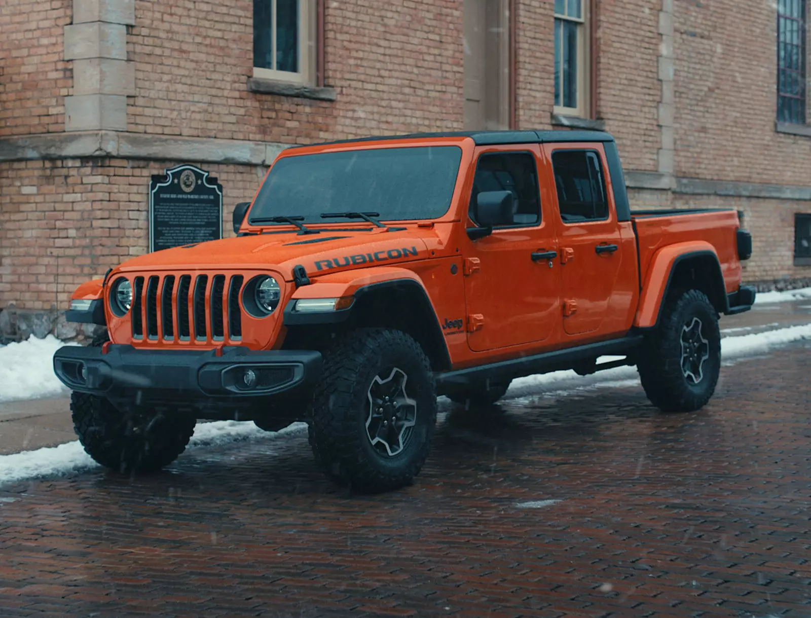 Tá an Gladiator Jeep is Cáiliúla I Meiriceá Ar Díol