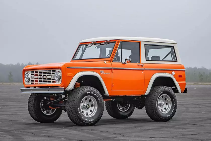 Dėl šio seno „Ford Bronco“ jūsų kaimyno „Ferrari“ atrodys pigiai 25176_1