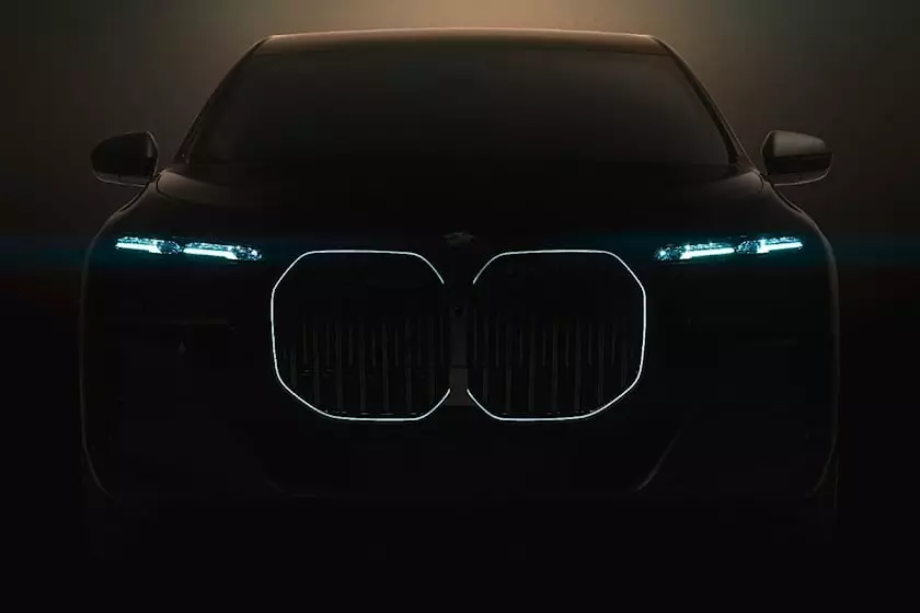 Гриль BMW i7 2023 року