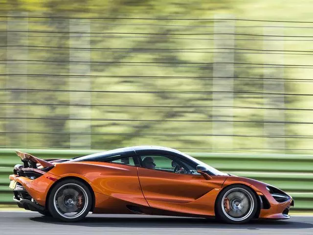 McLaren 720S เป็นซุปเปอร์คาร์ที่ไม่เหมือนใคร 2522_2