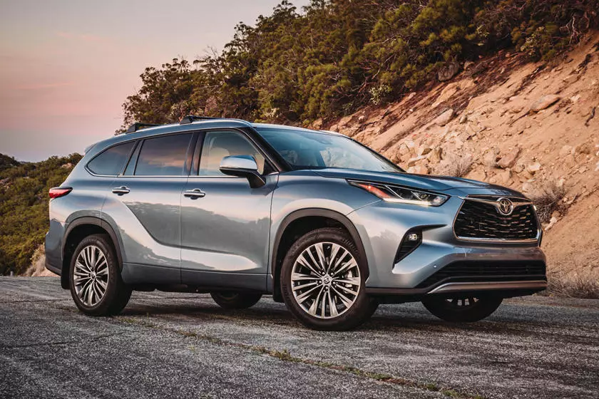 2020-2022 Toyota Highlander Front Angle View