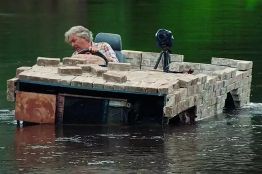 Nochtann James May Cathain a Léireofar An Turas Mór Séasúr 2