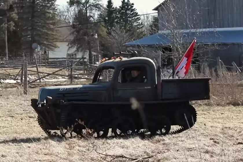 Nèg sa a te konstwi yon jwèt Off-Road apati yon ansyen tank WW2 ak yon Chevy V8 25472_2