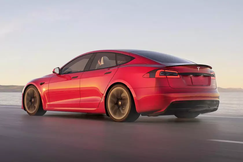 2021 Tesla Model S Plaid Achteraanzicht Rijden
