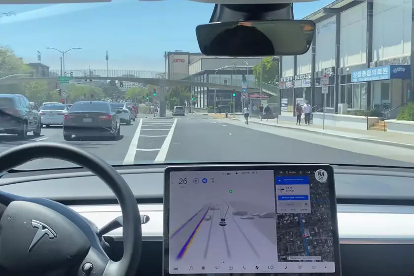 Tesla-liefhebbende San Francisco heeft plotseling een probleem met Tesla 25504_9