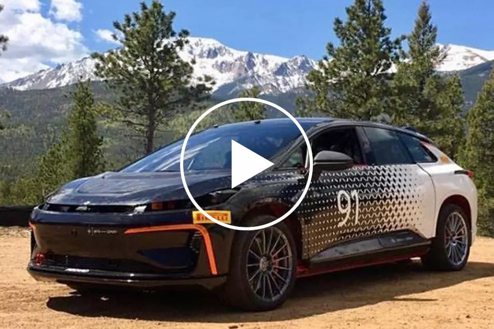 Faraday Future FF 91 la pral pran sou gwo mòn Pikes Peak Hill la