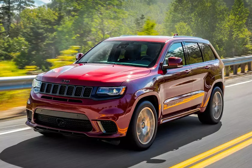 2018-2021 Jeep Grand Cherokee Trackhawk Front View Driving