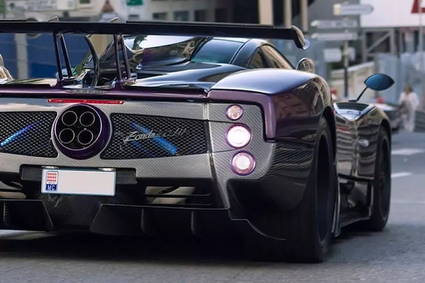 Люис Хамилтън продаде своята лилава Pagani Zonda 25652_3