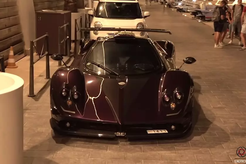 Люис Хамилтън продаде своята лилава Pagani Zonda 25652_8