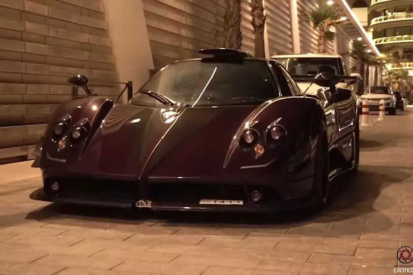 Люис Хамилтън продаде своята лилава Pagani Zonda 25652_9