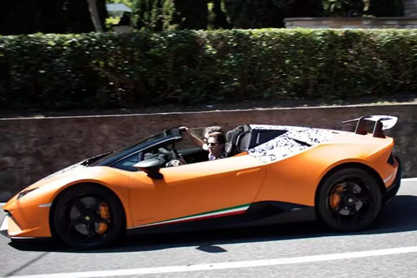 Lamborghini kenbe tès san do kay Huracan Performante ak yon minimòm Camo