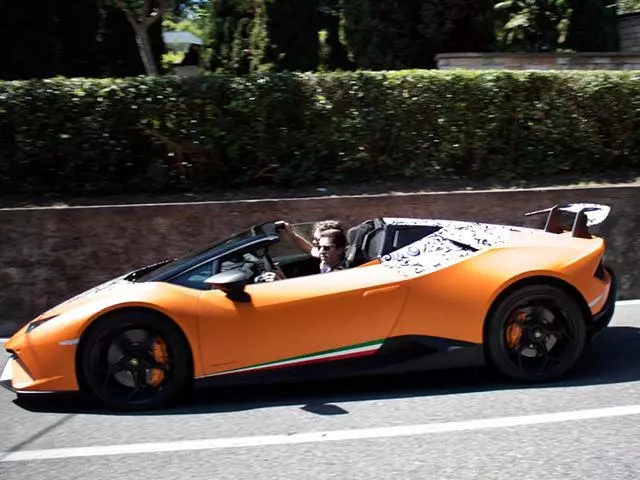 Lamborghini fångade testa taklös Huracan Performante med minimal Camo 2568_1