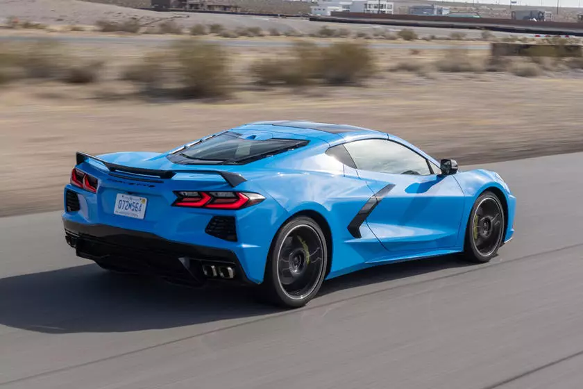 2020-2021 Chevrolet Corvette C8 Arka Görünüm Sürüş