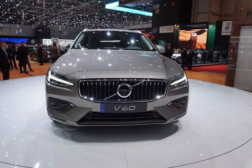 Enteryè Volvo V60 2019 la nan Jenèv gen yon non super groovy 25791_7