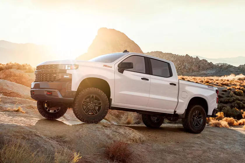 Nhìn từ góc trước Chevrolet Silverado 1500 2019-2021