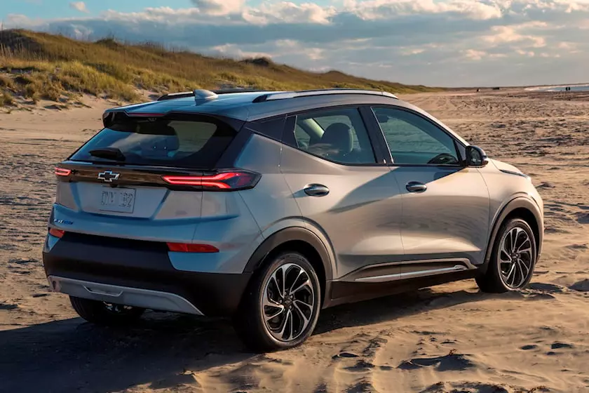 2022 Chevrolet Bolt EUV Golygfa Ongl Gefn