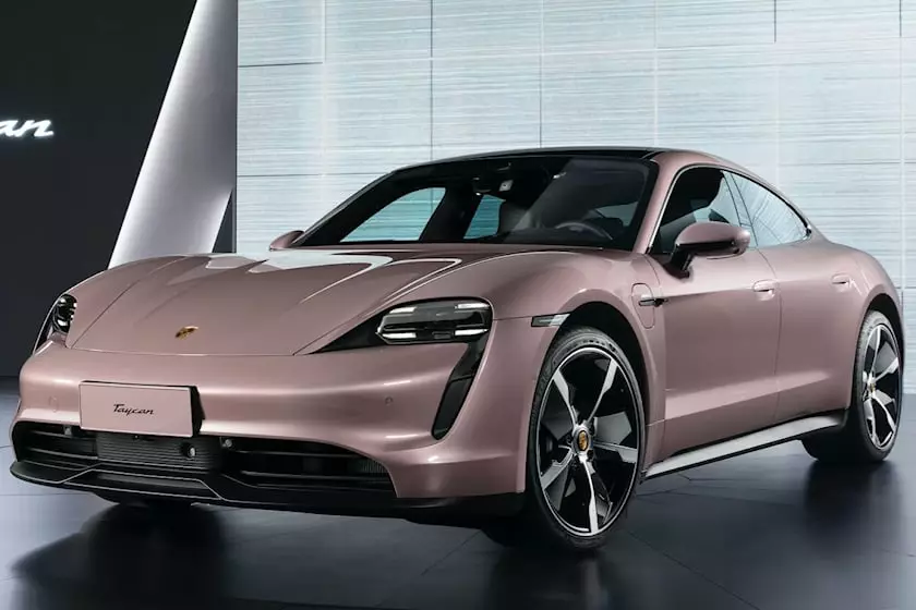 2020-2022 Porsche Taycan 4S 전면 각도 보기