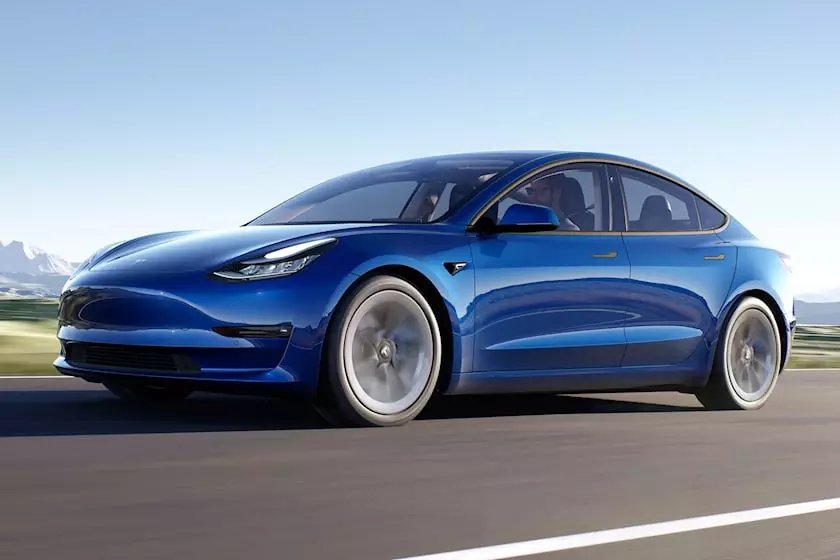 Ângulo dianteiro de condução Tesla Model 3 2017-2022