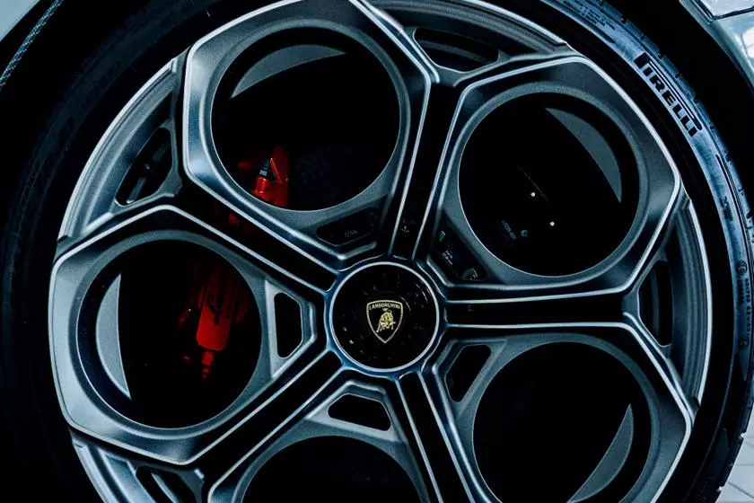 Lamborghini и Pirelli отмечают знаменательное 50-летие партнерства 26103_13