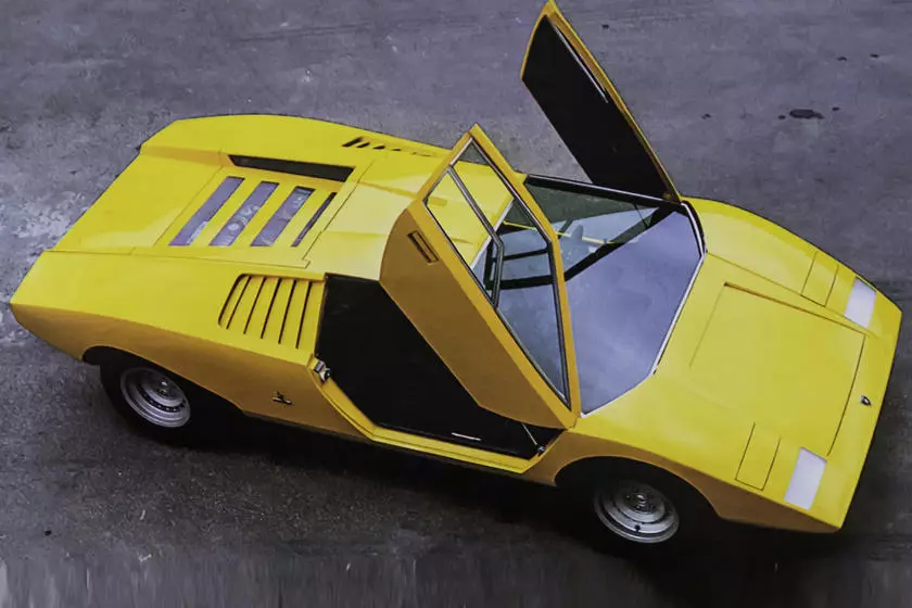 Lamborghini e Pirelli celebrano l'iconica partnership di 50 anni 26103_3