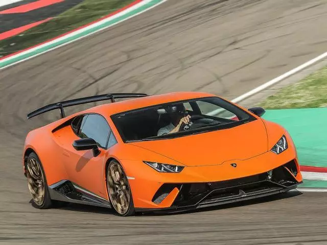 Lamborghini ekwela nkwa na ụgbọ ala ya ga-ada nke ọma ruo mgbe ebighị ebi 2612_1