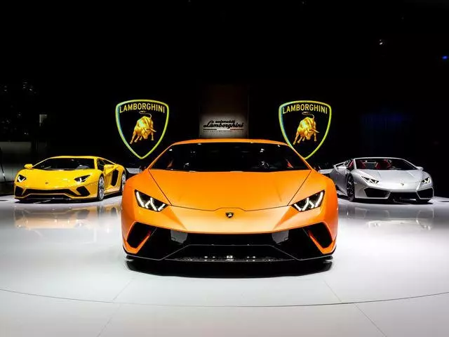 Lamborghini kawai ya ba da tabbacin motocinsa za su yi mamaki har abada 2612_2