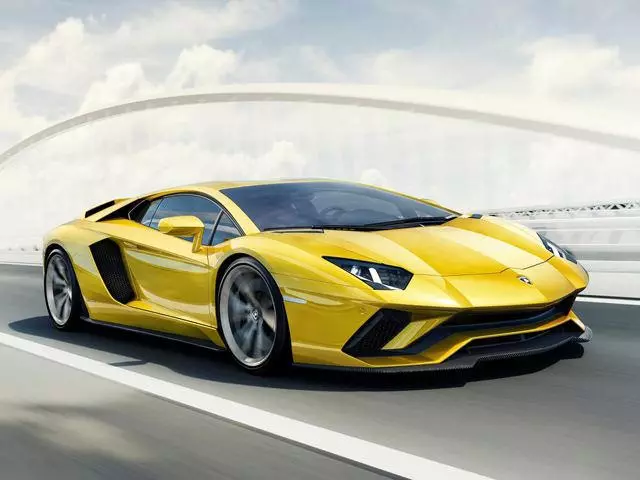 Lamborghini kawai ya ba da tabbacin motocinsa za su yi mamaki har abada 2612_3