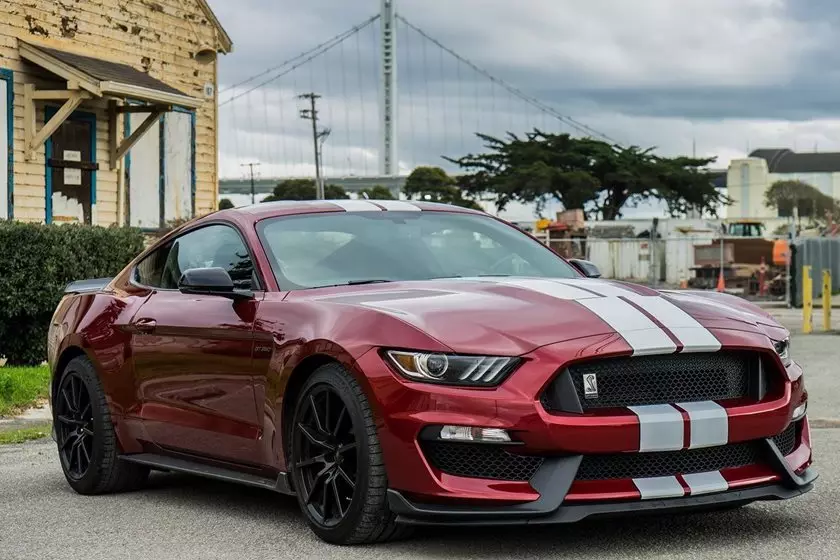 Ĉu Ĉi tiu Pruvo, ke Ford Mustang Shelby GT500 ricevas 10-rapidecan aŭtomatan? 26145_7