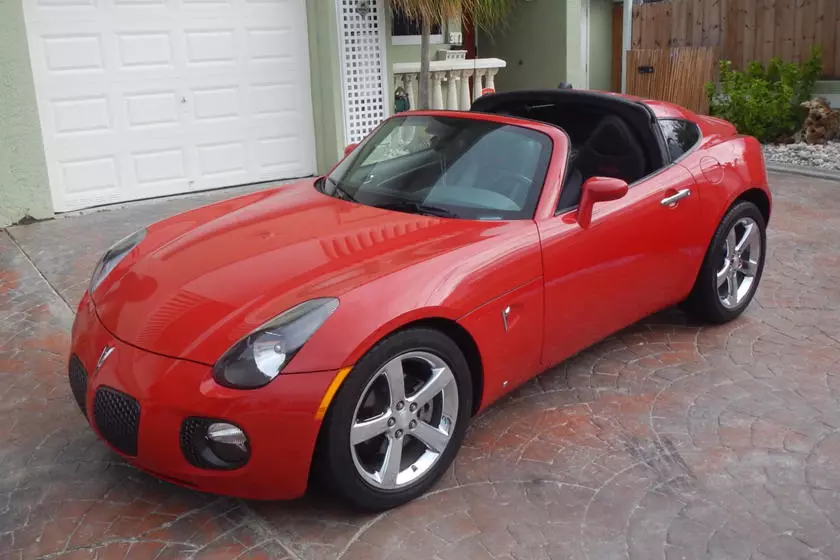 Ubutunzi bwa buri cyumweru: 2009 Pontiac Solstice GXP Coupe 26226_2