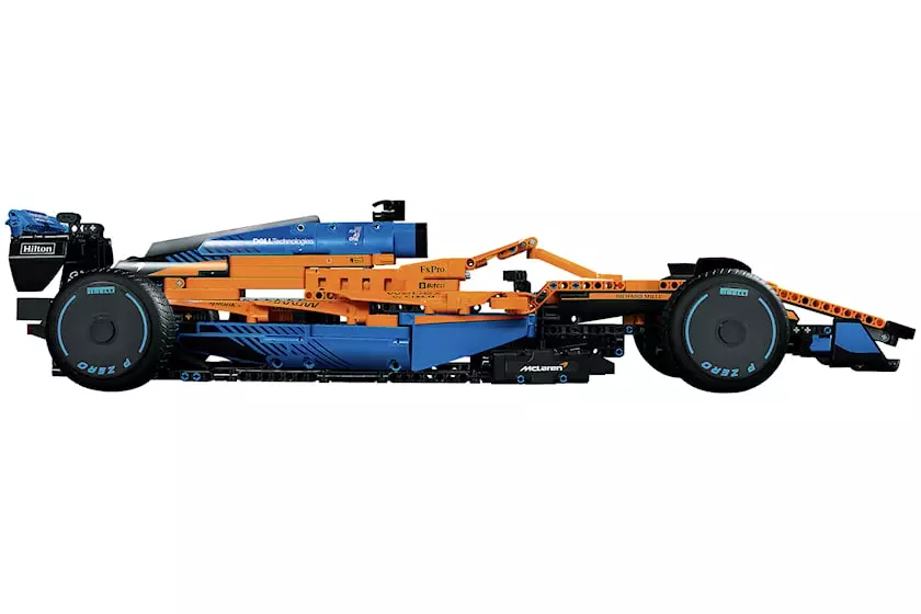 Auto Lego Technic McLaren F1 má funkčný motor V6 26326_4