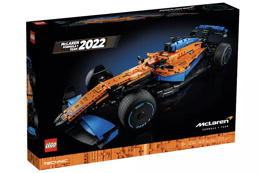 Lego Technic McLaren F1 autoak V6 motorra funtzionatzen du 26326_6