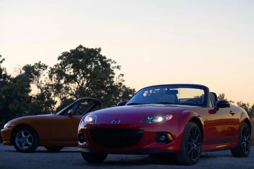 Историята на Mazda MX-5 Miata е по-увлекателна, отколкото мнозина си мислят 26347_3