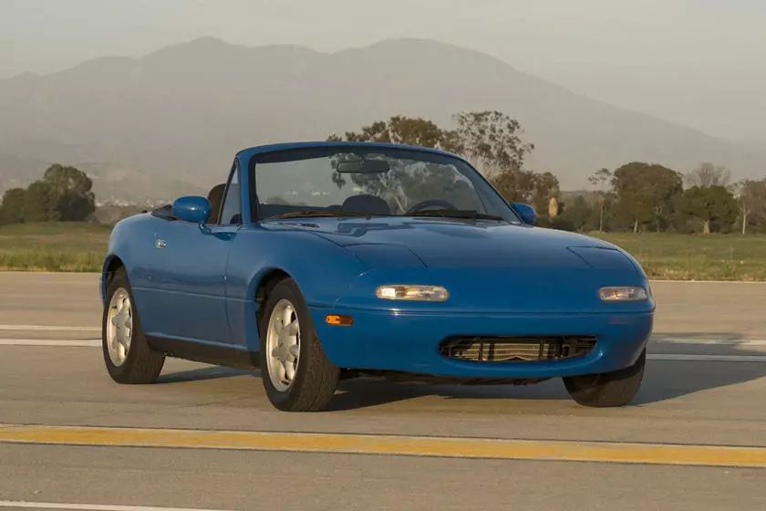 Историята на Mazda MX-5 Miata е по-увлекателна, отколкото мнозина си мислят 26347_4