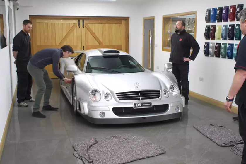 Mercedes CLK GTR ile Yaşamanın Ne Kadar İmkansız Olduğunu İzleyin 26428_8