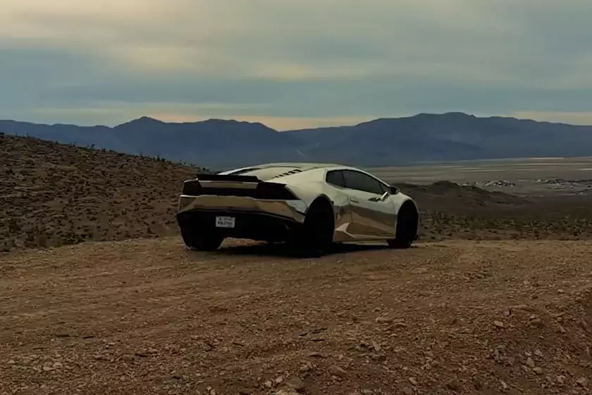 მხატვარი ააფეთქებს Lamborghini Huracan-ს NFT-ების შესაქმნელად 26741_7