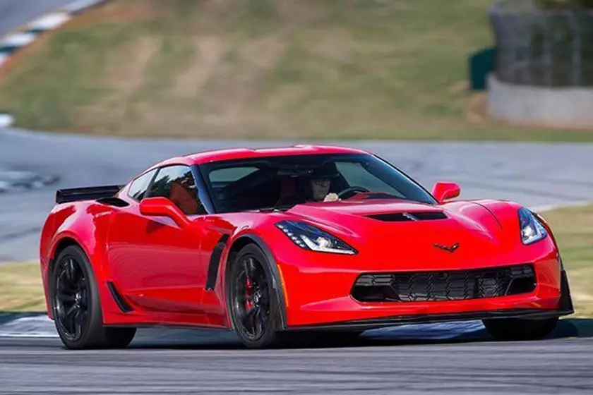 GM tê darizandin Ji ber ku Corvette Z06 li ser rê pir germ dibin