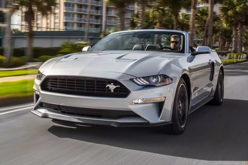 2019 Ford Mustang добавя Калифорния специално, шестстепенно ръчно ръчно съпоставяне на оборотите 26922_4