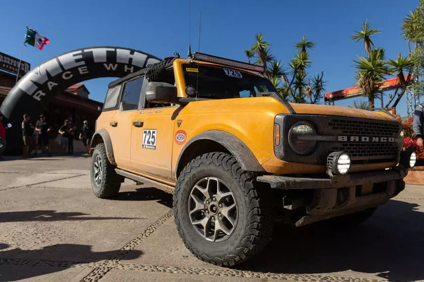 Bone Stock Ford Bronco aplasta el terreno más duro de México 26923_10