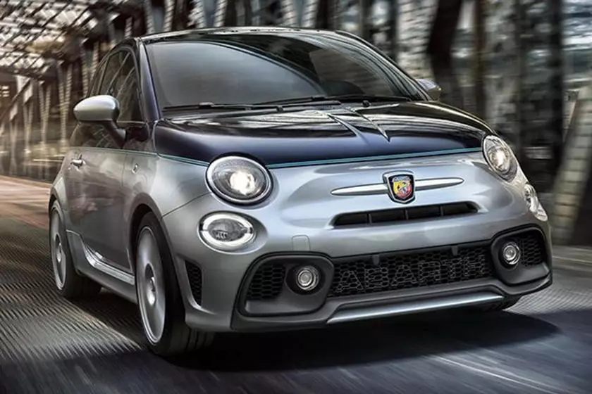 Abarth 695 Rivale a te enspire pa yon yatch de luxe