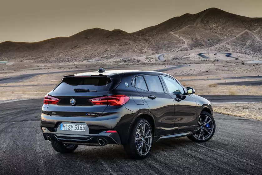 2019-2022 BMW X2 M35i vista posteriore ad angolo