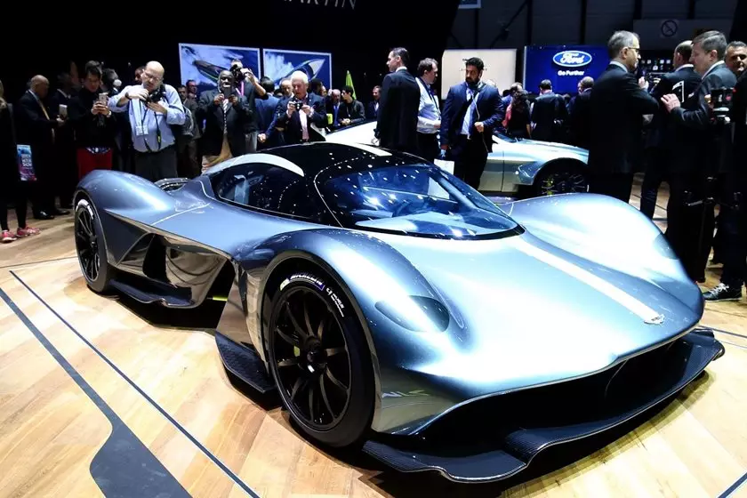 Aston Martin Valkyrie гиперкари F1ден тышкары технологияны көрсөтөт 26980_2